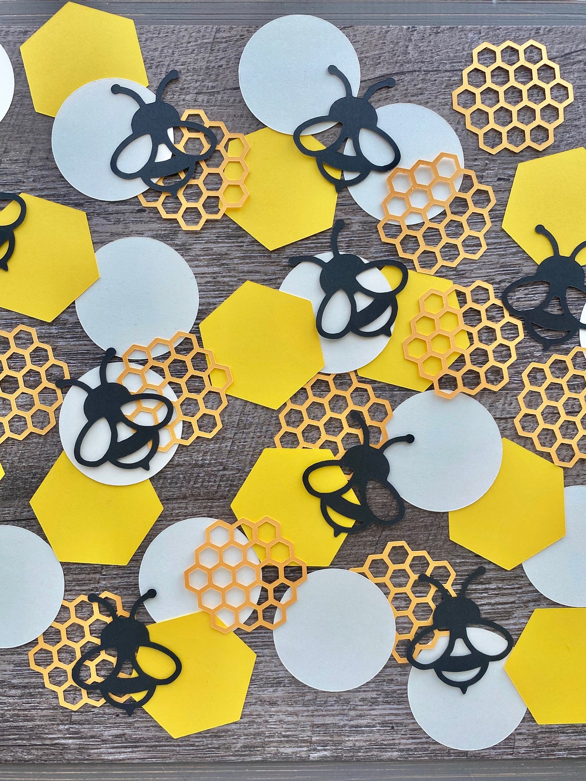 Large Bee Confetti Set of 100 Babyshower Birthday Party - Etsy