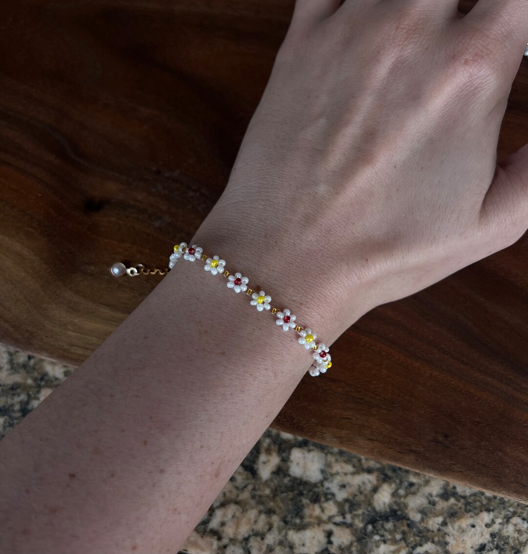 Hand Beaded Seed Bead Daisy Bracelets - Etsy
