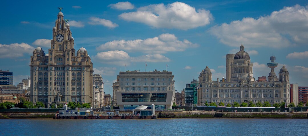 Liverpool Three Graces Print: Pier Head Skyline Art - Etsy