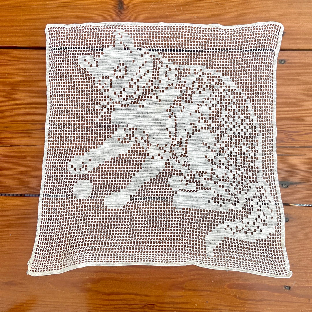 Filet Crochet Cat Antimacassar Panel Playing Kitten, Tea Tray Cloth ...