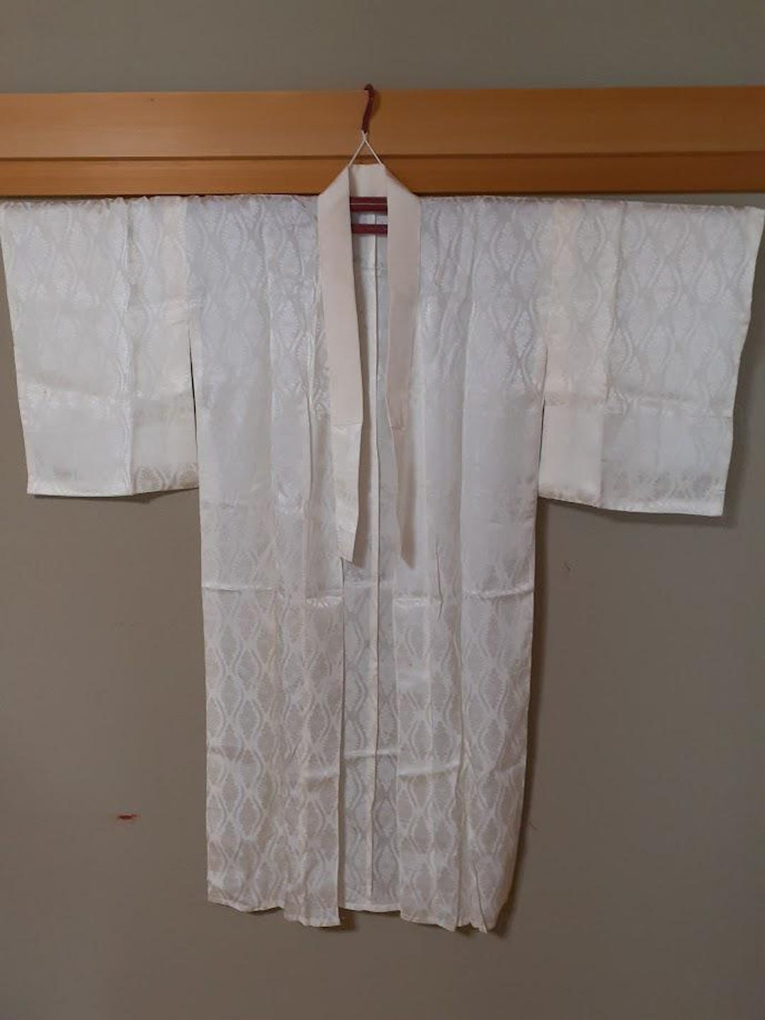 Traditional Japanese Craft Silk Nagajuban White Floral Pattern Kimono ...