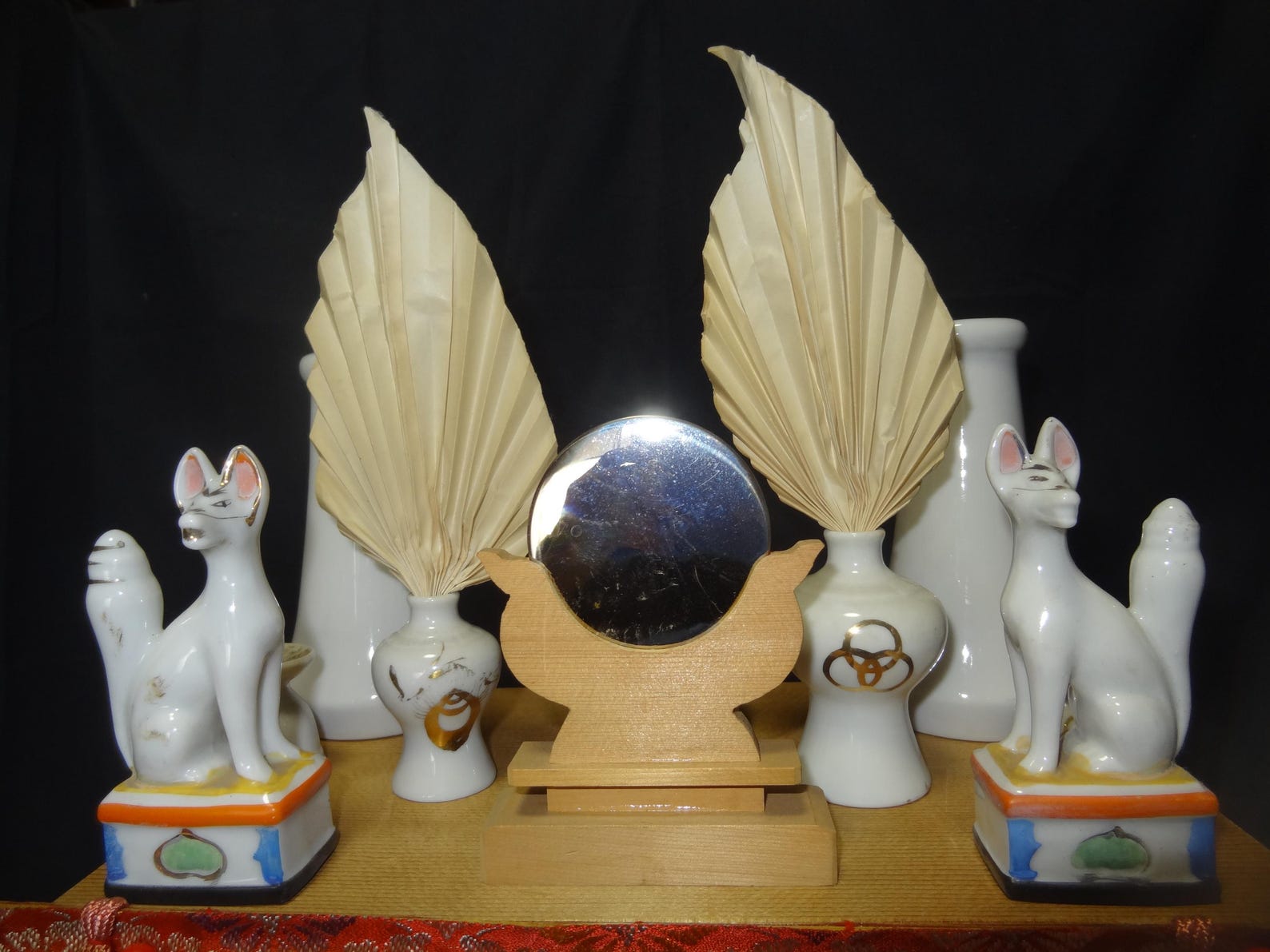 Japanese Inari Shrine Altar Set with Torii Gate, Fox Statues & Ritual ...