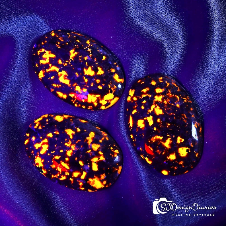 Natural Yooperlite 2" Palm Stone, Glows Under UV Light, Stocking ...