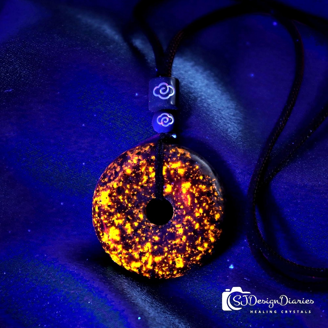 Yooperlite Donut Pendant: Natural UV Glow Stone Necklace, Glow in the ...