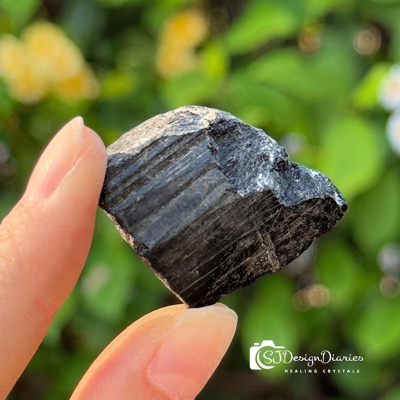 Raw Crystal Shield Ring - Etsy