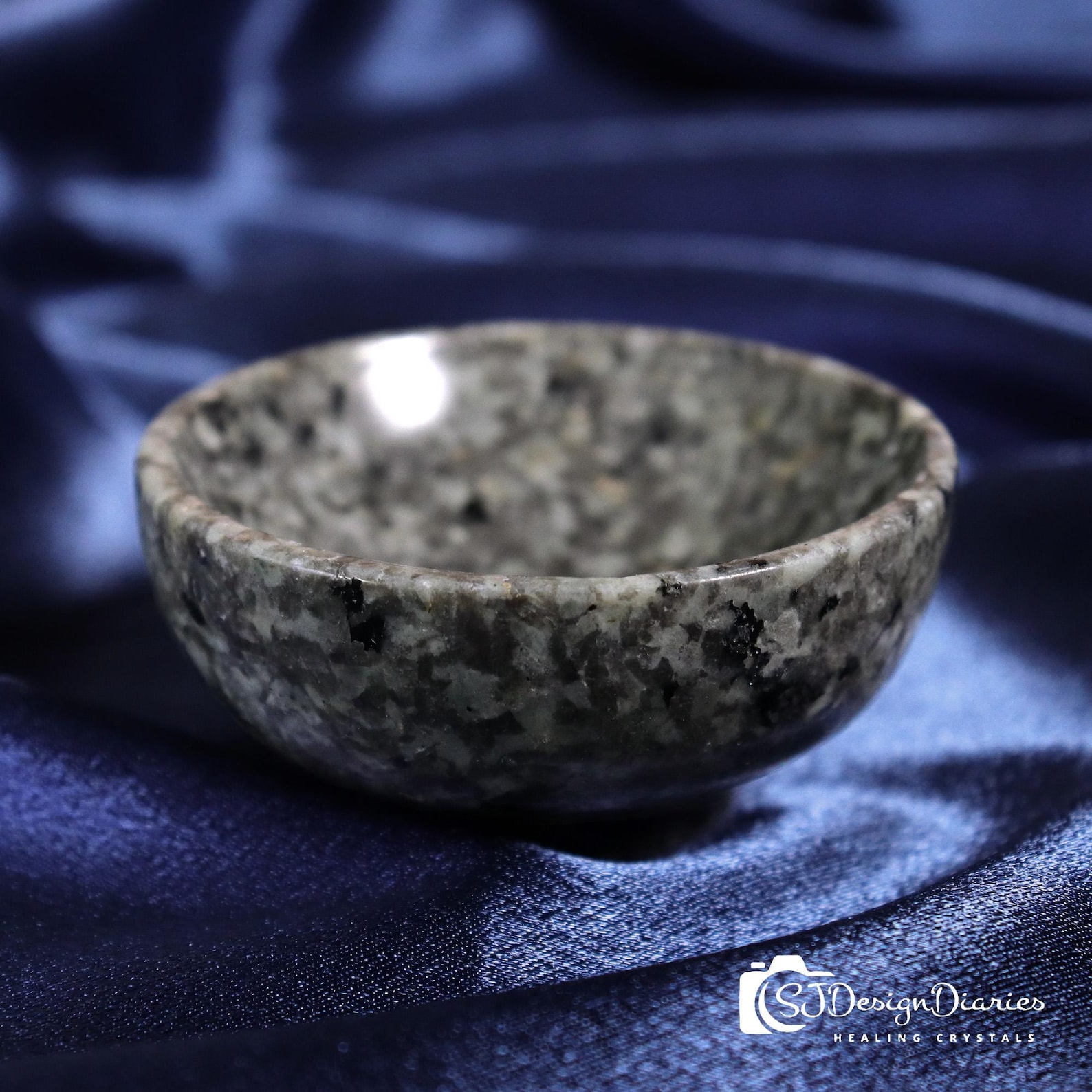 Yooperlite Crystal Bowl | UV Reactive, Fluorescent Fire Stone, Truth ...
