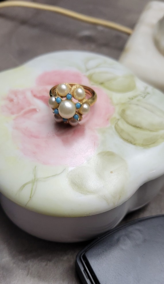 Collectible Avon Vintage Cluster Ring Simulated Pearl… - Gem