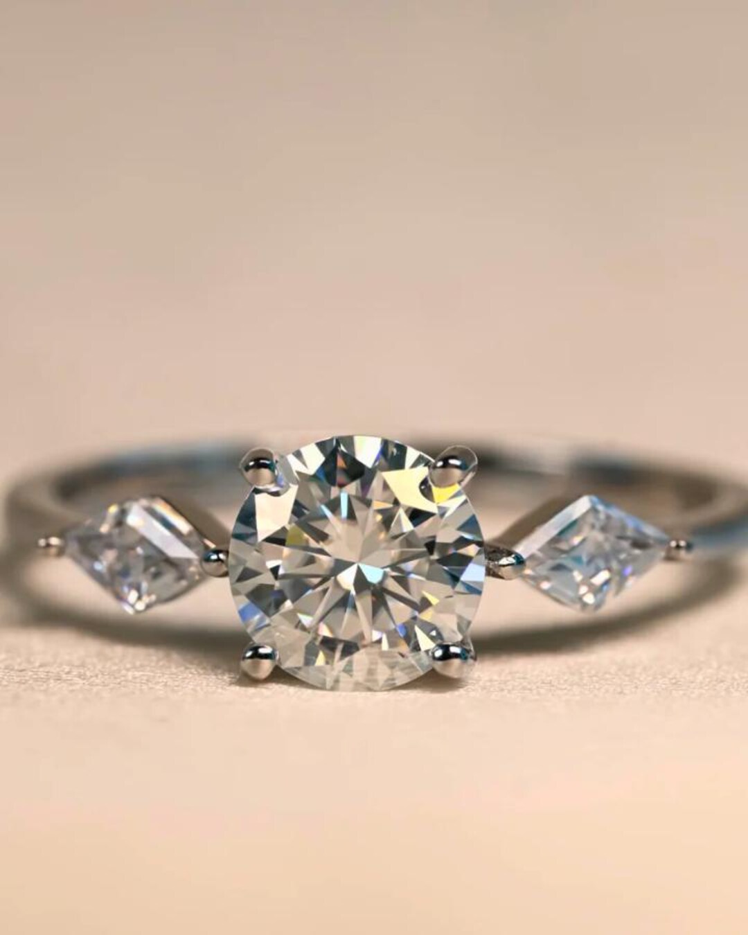 1CT Round Moissanite Engagement Ring for Women, Lozenge Cut Side Stones ...