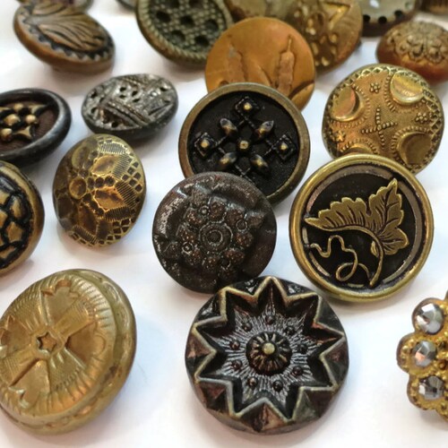 13 Antique BUTTONS. 1800s Victorian & Vintage Metal Shabby - Etsy