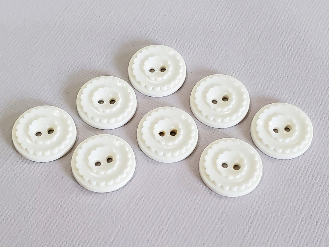 1940s Vintage Dress Buttons, 12 Pieces in Crisp Summer White, 3/4 Inch ...