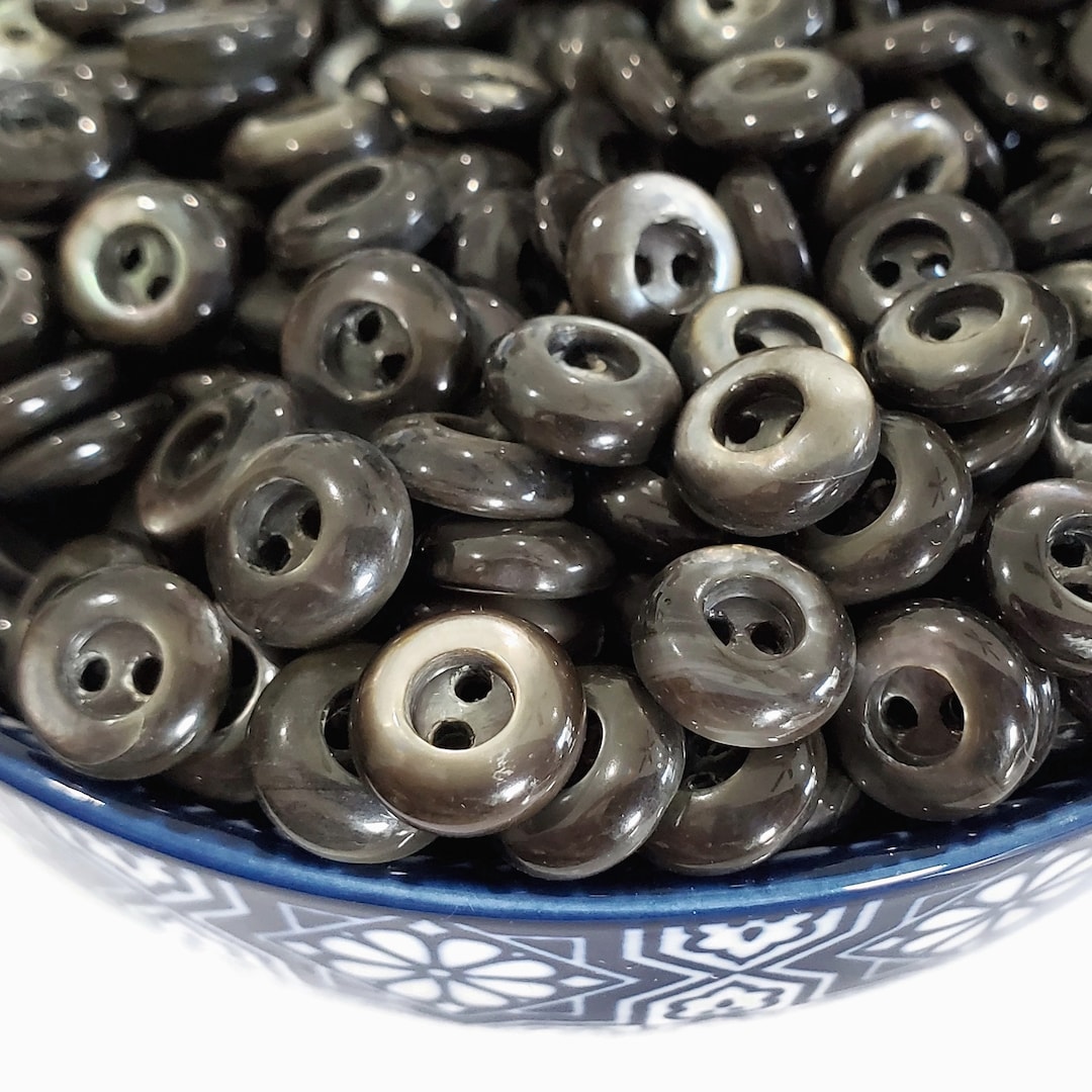 Fine Jet Mother of Pearl Buttons for Sewing & Knitting, Just Over 3/8 ...