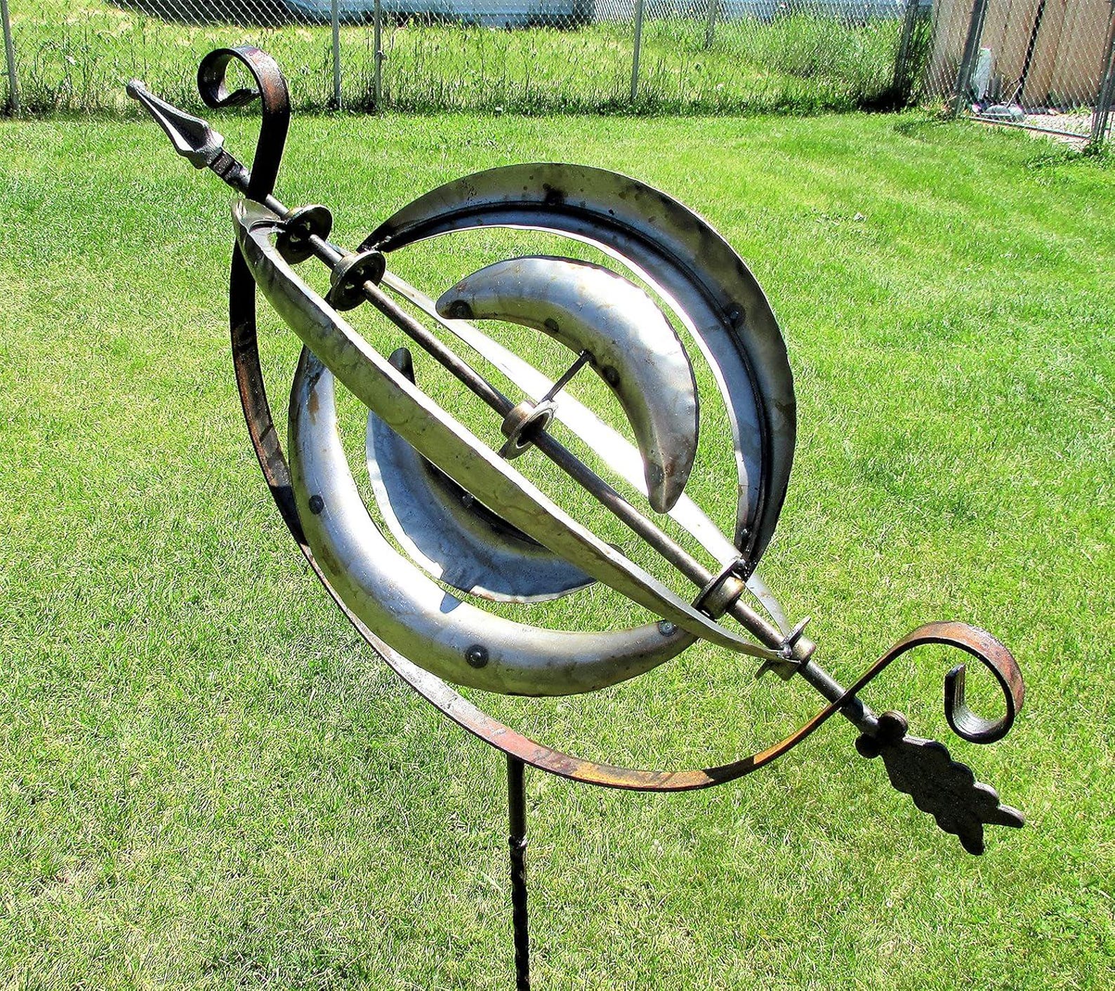 Heavy Duty Globe Weather Vane Style Metal Welded Yard Stake Wind ...