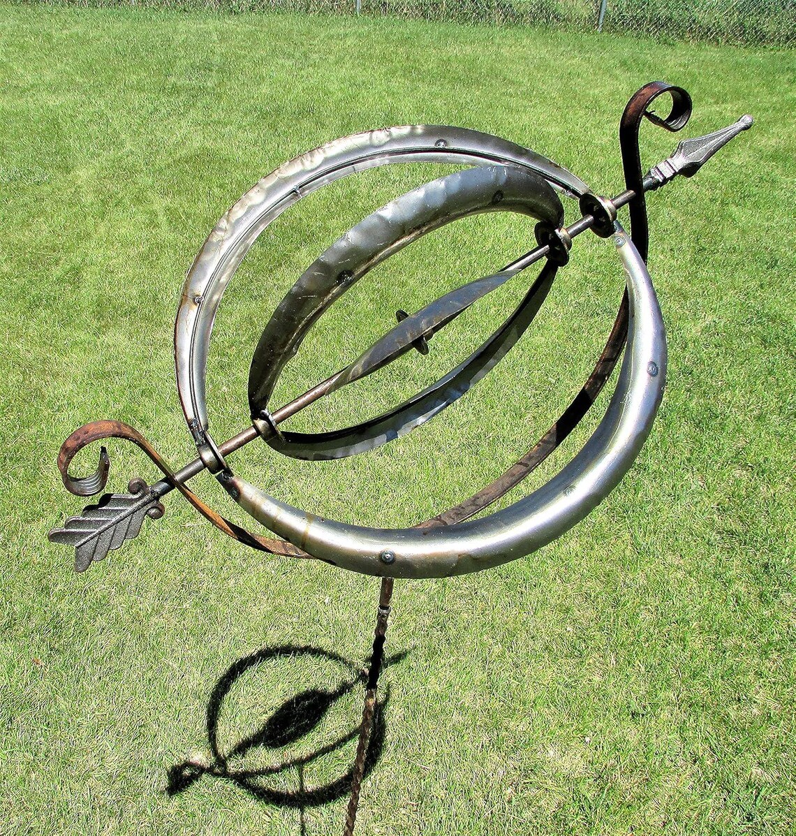 Heavy Duty Globe Weather Vane Style Metal Welded Yard Stake Wind ...