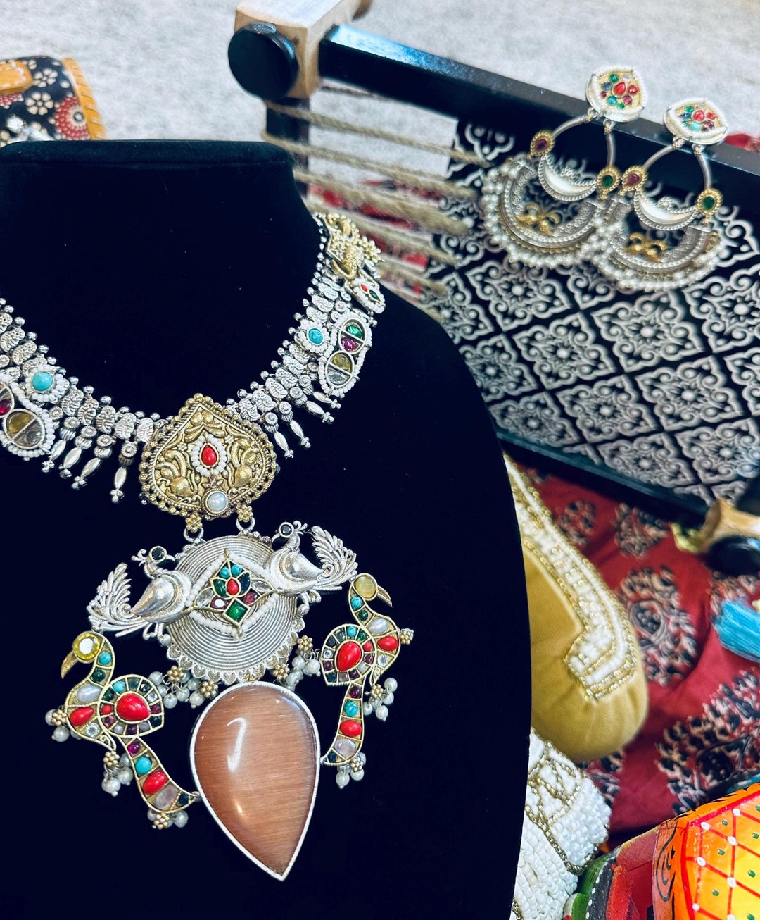 Bold & Beautiful Two-toned Pachi Kundan Pendant Necklace Set Available ...