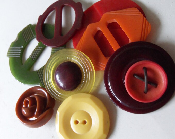 9 Vintage Bakelite Plastic Buckles and Buttons - Etsy