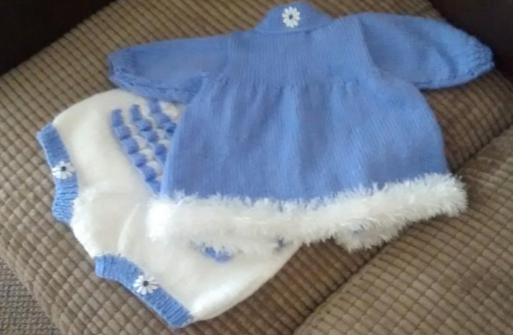 Baby Knitting Patterns Lilac Daisy Bonnet and Nappy Cover 0-6mths ...