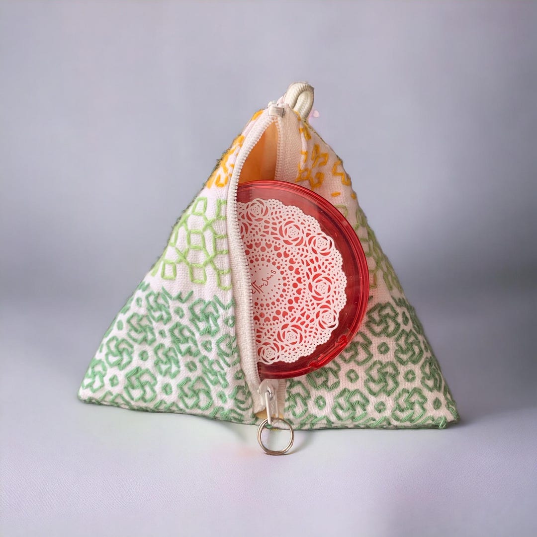 Sashiko Triangular Pouch – Green Japanese Bleached Fabric - Etsy