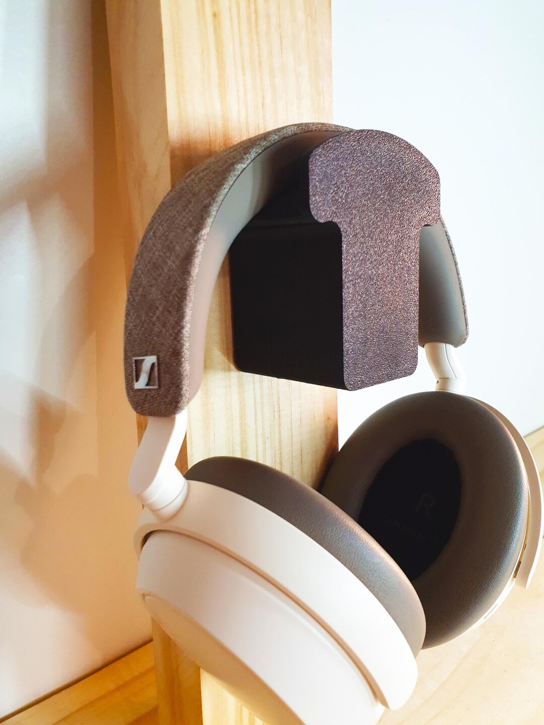 Modern Headset Hook | Gaming Headset Wall or Desk Mount | No Visible ...