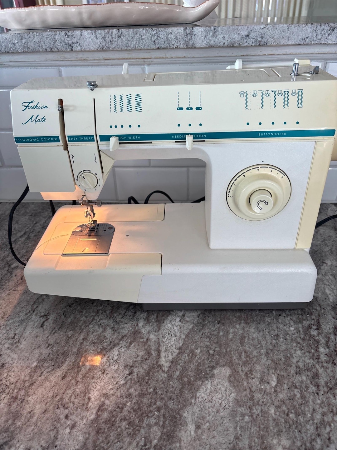 Singer Sewing Machine FM-17C W/ Pedal, Zig Zag, Free Arm, Extras- Heavy ...