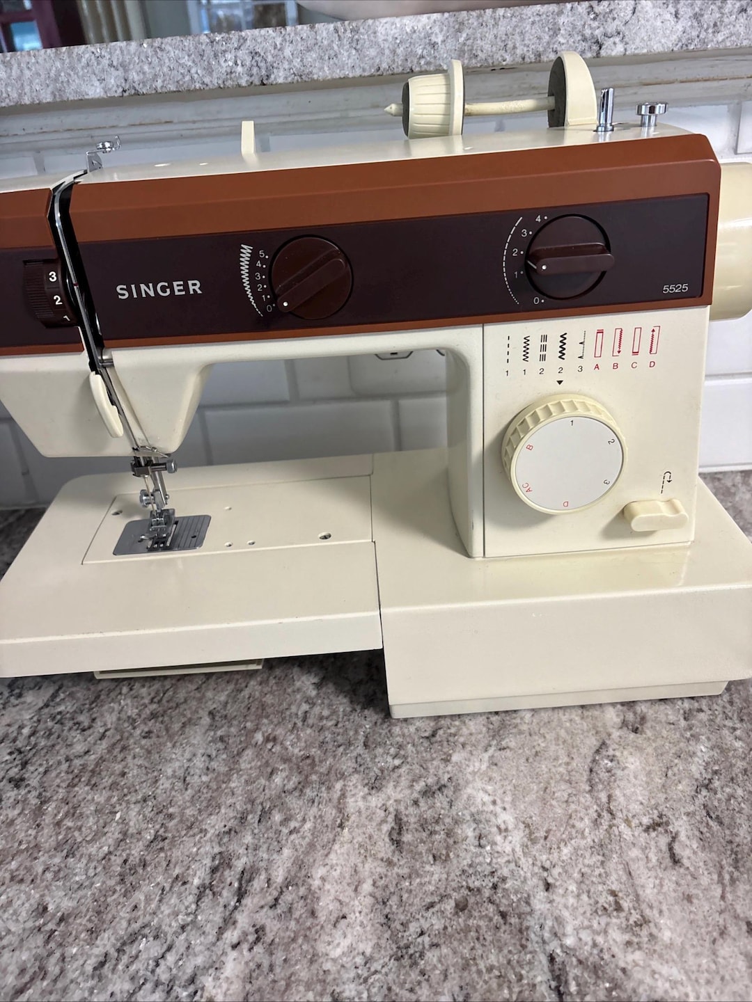 Vintage Singer Model 5525 Sewing Machine Metal , Heavy Duty! Free Arm ...
