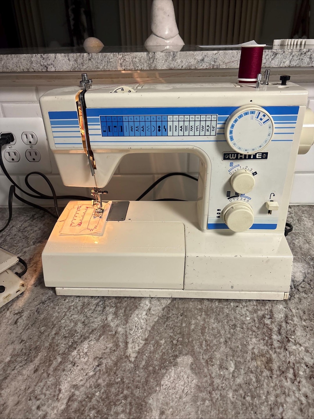 White 1717 Multi Stitch Sewing Machine W/ Pedal, Extras, Heavy Duty ...