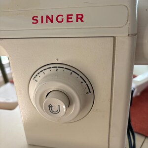 SINGER 2517C Sewing Machine - Zigzag Free Arm With Extra Accessories ...
