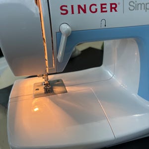 SINGER SIMPLE Sewing Machine Model 3116- Works Great- Includes Pedal ...