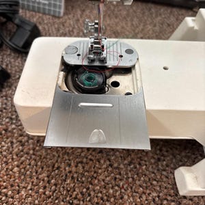 Singer Merritt 3314C Sewing Machine W/ Accesories, Tested Working Huge ...
