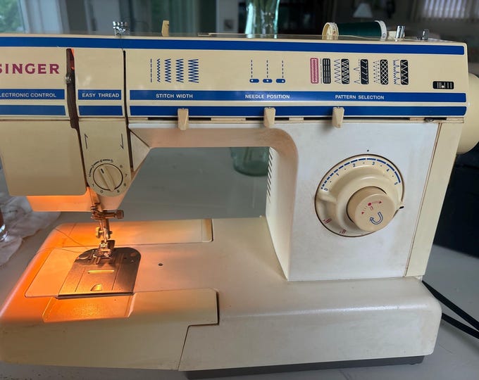 Vintage Singer Sewing Machine Model 57825C & Foot Pedal Tested Working ...