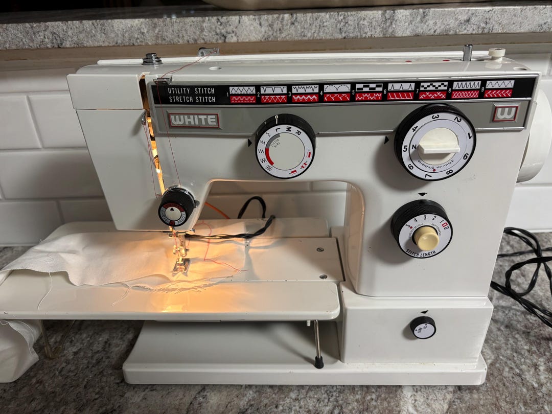 White 734 Heavy Duty Metal Sewing Machine 18 Stitches, Free Arm ...