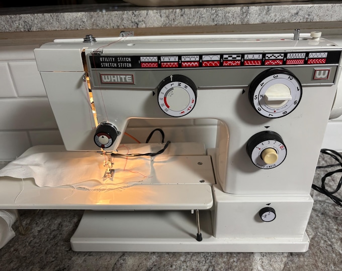 White 734 Heavy Duty Metal Sewing Machine 18 Stitches, Free Arm ...