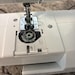 Singer M1000 Compact Zig Zag Sewing Machine, 32 Stitch Free Arm W ...