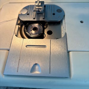 Singer Sewing Machine FM-17C W/ Pedal, Zig Zag, Free Arm, Extras- Heavy ...