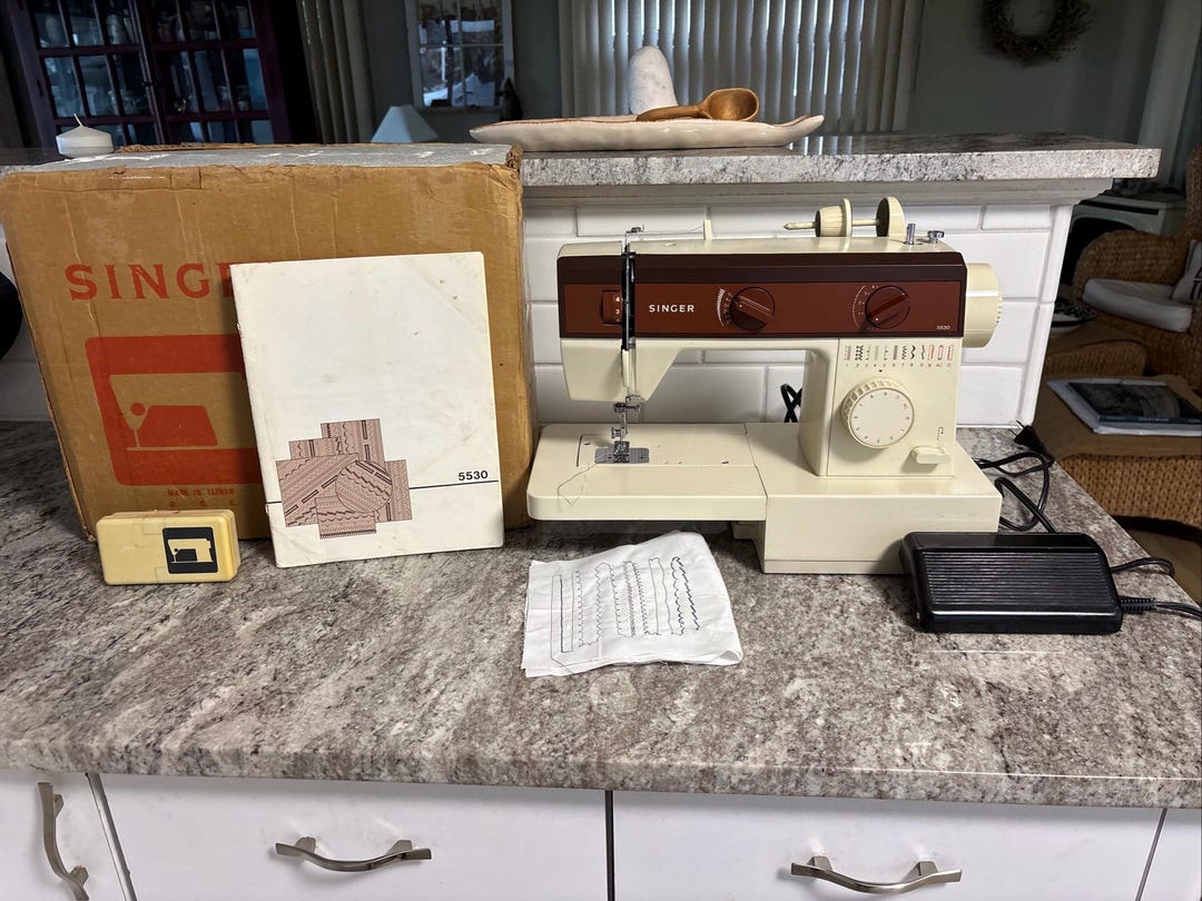 Vintage Singer Sewing Machine 5530 Huge Lot- Box, Pedal, Manual ...