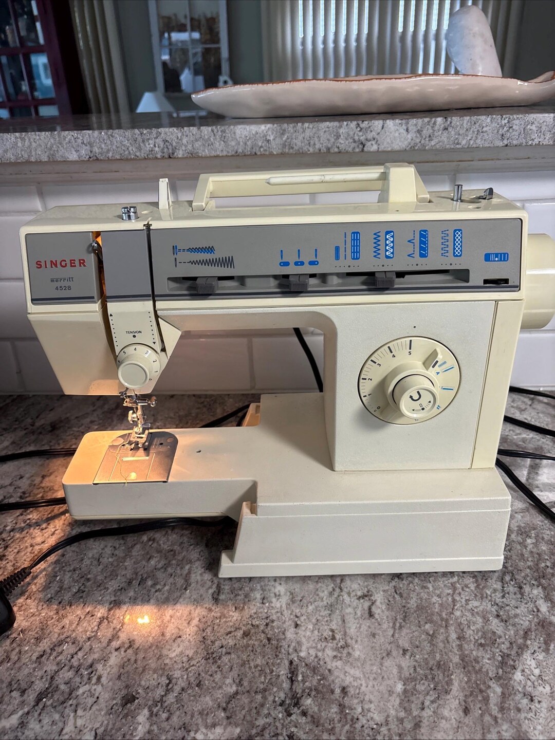 SINGER Merritt 4528 Sewing Machine Heavy Duty- Free Arm, Tested Works W ...