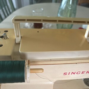 Vintage Singer Sewing Machine Model 57825C & Foot Pedal Tested Working ...