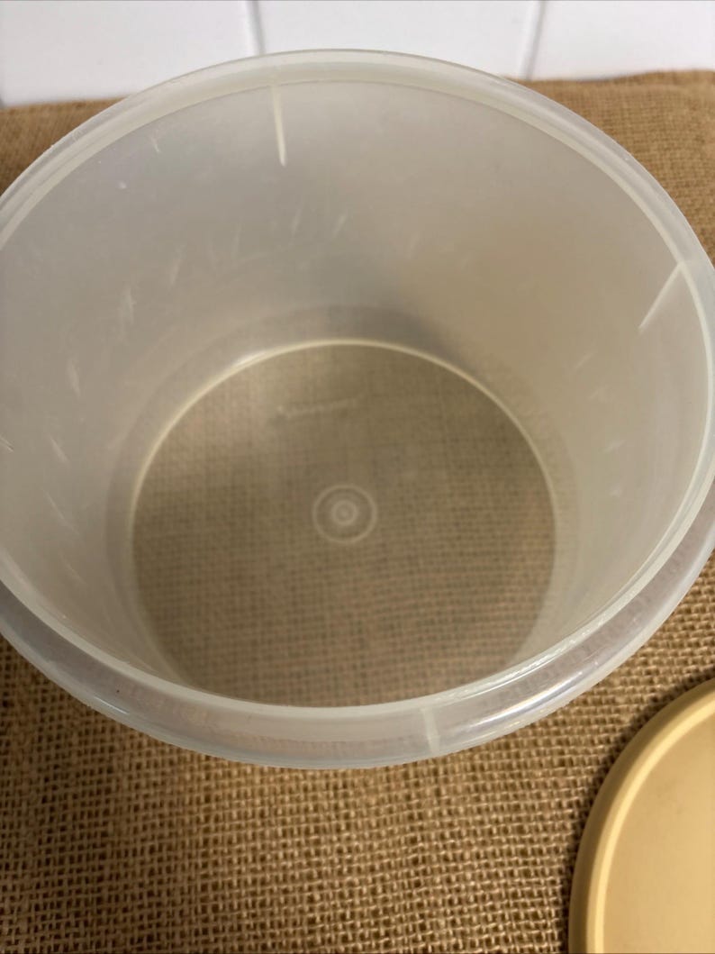 Vintage Tupperware Container 266-10 With 229-5 Tan Lid Retro Kitchen ...