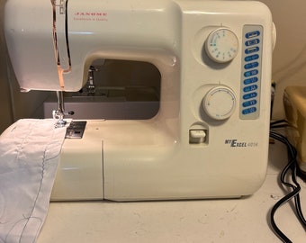 SINGER Simple 2263 Sewing Machine W/ Pedal, Extras! Works Great! 23 ...
