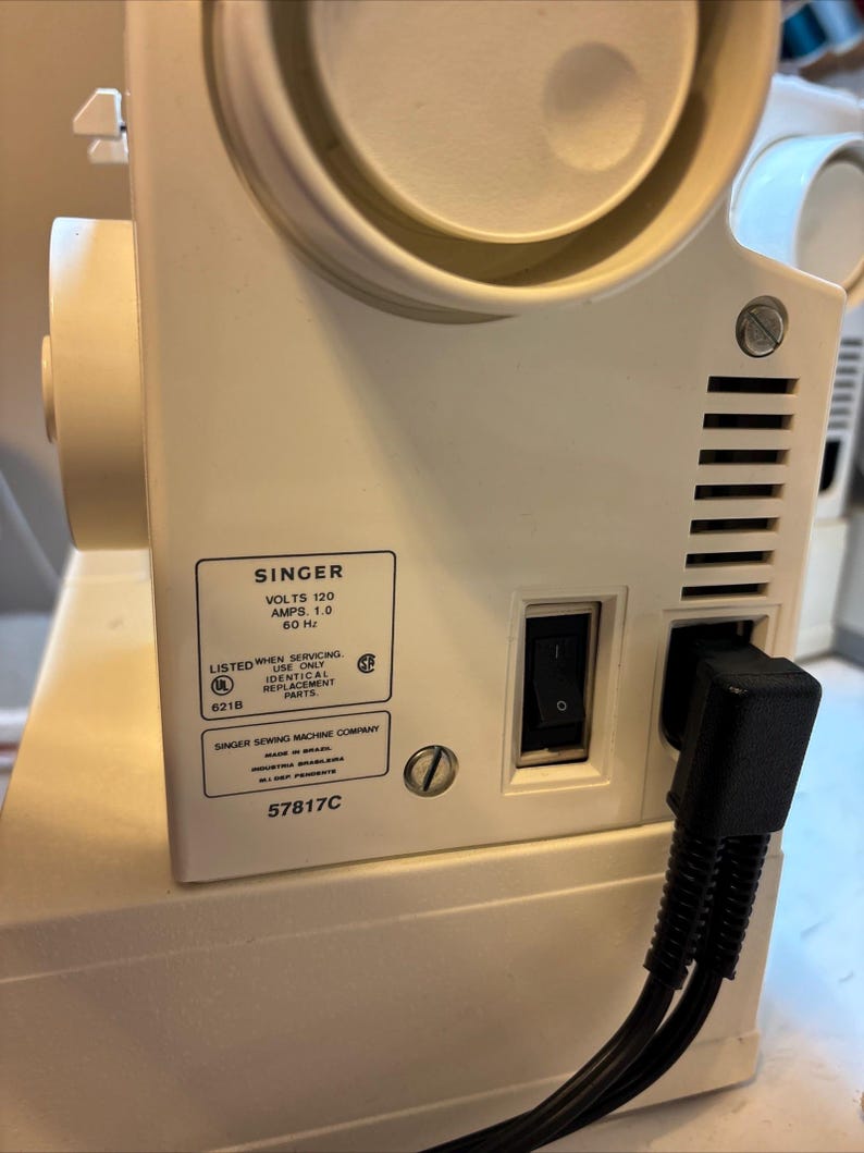 Singer 57817C 17-stitch Function Electronic Control Sewing Machine W ...