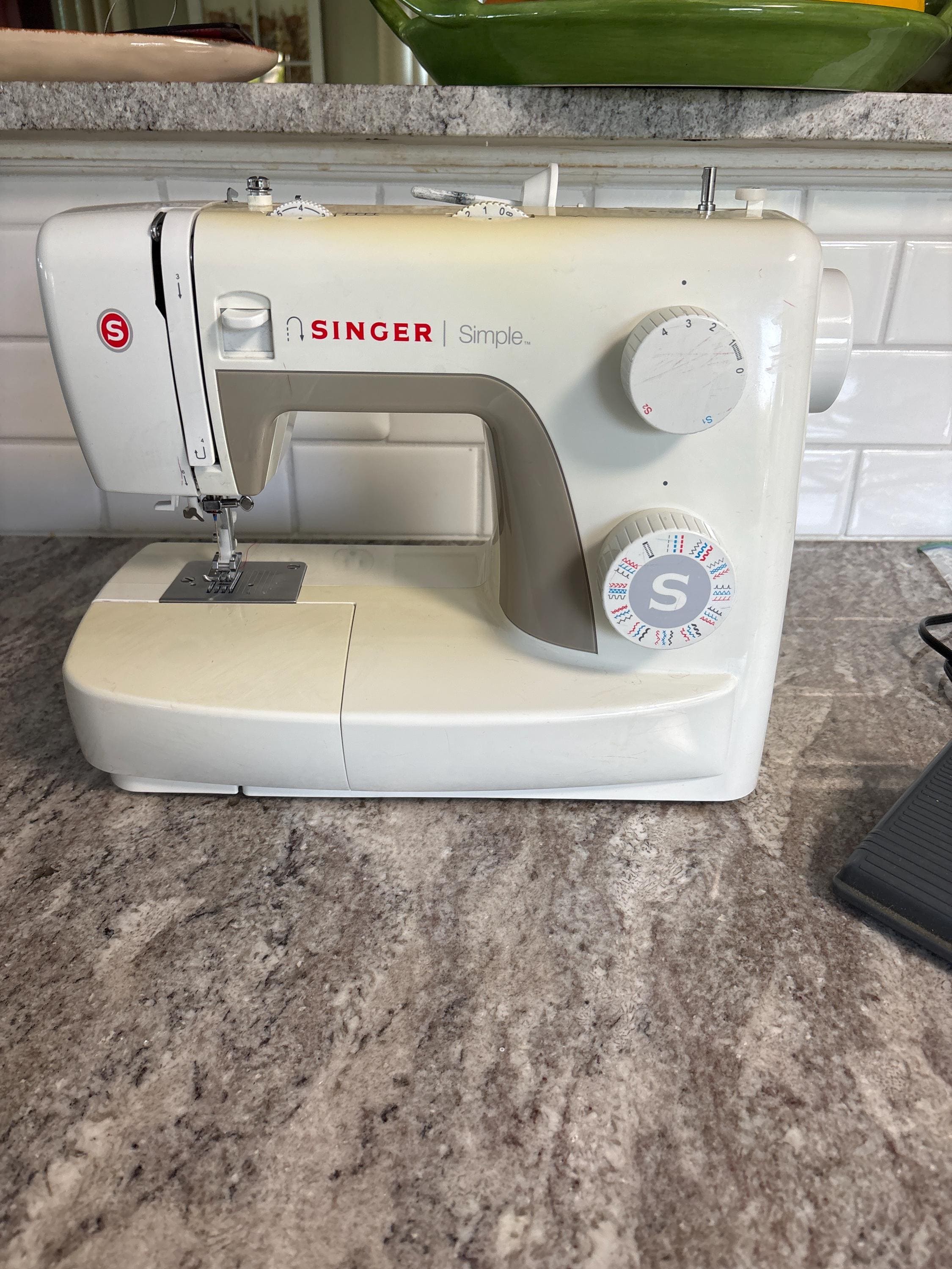 SINGER SIMPLE Sewing Machine Model 3232- Works Great- Includes Pedal ...