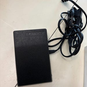 SINGER 2517C Sewing Machine - Zigzag Free Arm With Extra Accessories ...