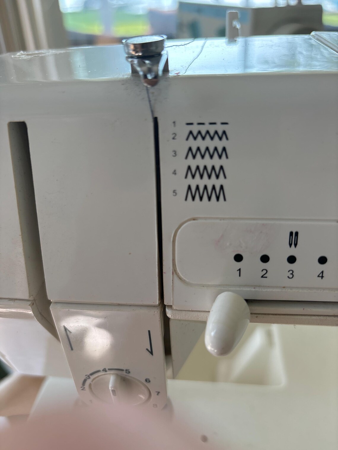 SINGER 2517C Sewing Machine - Zigzag Free Arm With Extra Accessories ...