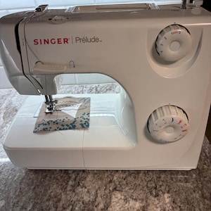 Singer Prelude Sewing Machine 8280 W/ Accessories, Cover, Manual, Pedal ...