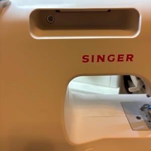 Singer Sewing Machine M1150- With Accessories! Free Arm, 45 Stitch ...
