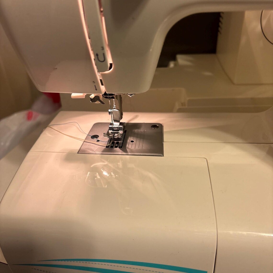 SINGER Simple 2263 Sewing Machine W/ Pedal, Extras! Works Great! 23 ...