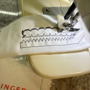 SINGER Start 1304 Sewing Machine, 6 Built-in Stitches, Free Arm, Extras ...