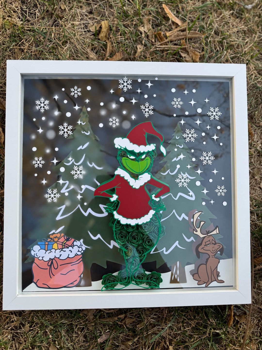 Customizable the Grinch Shadow Box (made With Cardstock Paper Flowers ...