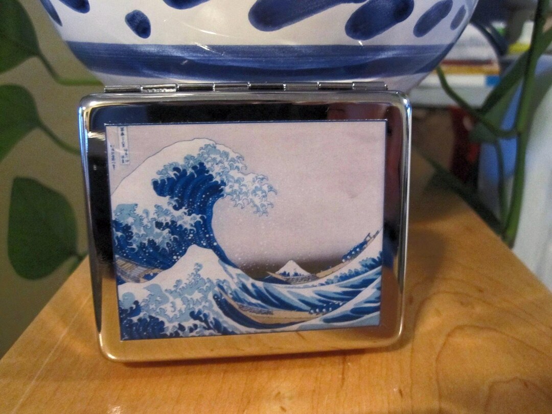 The Great Wave off Kanagawa 7 Day Pill Box With Mirror - Etsy
