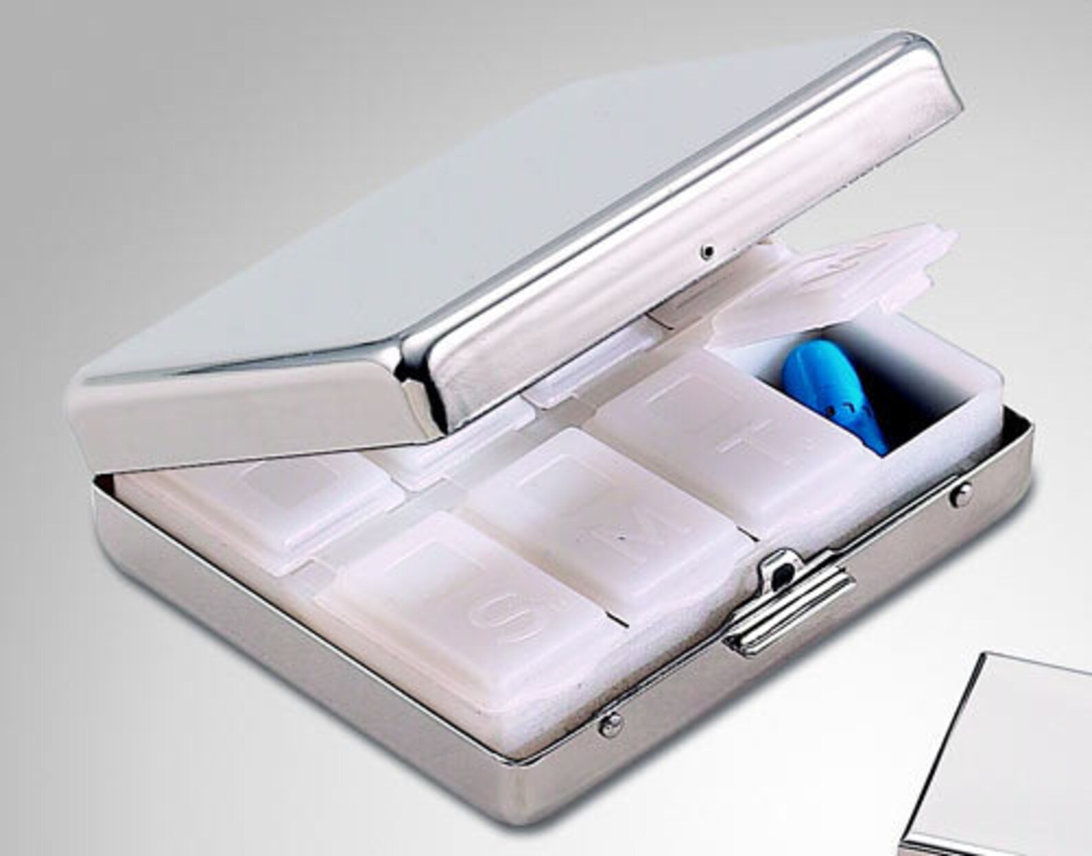 Keep Calm as A Minor Action D20 Dungeons and Dragons 7 Day Pill Box ...