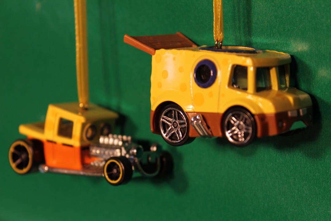 Detailed Spongebob Delivery Truck and Rat Rod Custom Diecast Christmas ...